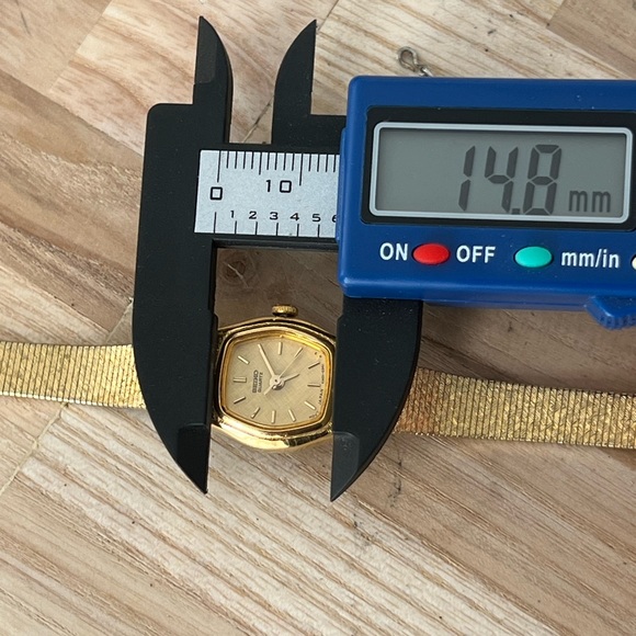 Seiko | Accessories | Seiko Ladies Watch Vintage Gold Tone Dial Bracelet Hands Markers Beautiful ...